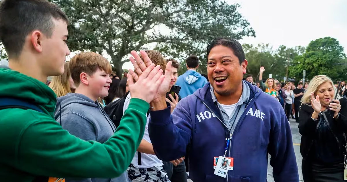 USF School of Music Alum Gerard Madrinan ’04, ‘06 named Pinellas Teacher of the Year
